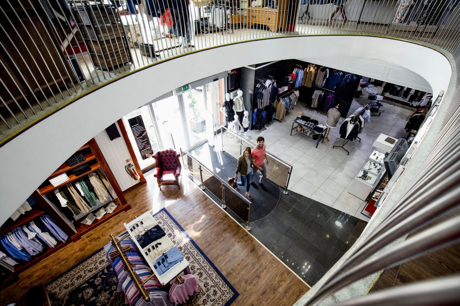 HOSPITALITY/RETAIL - ashly